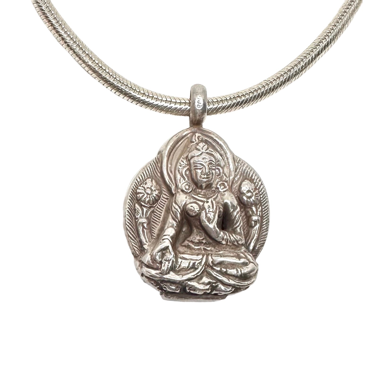 White Tara pendant in silver – Atelier Tibet